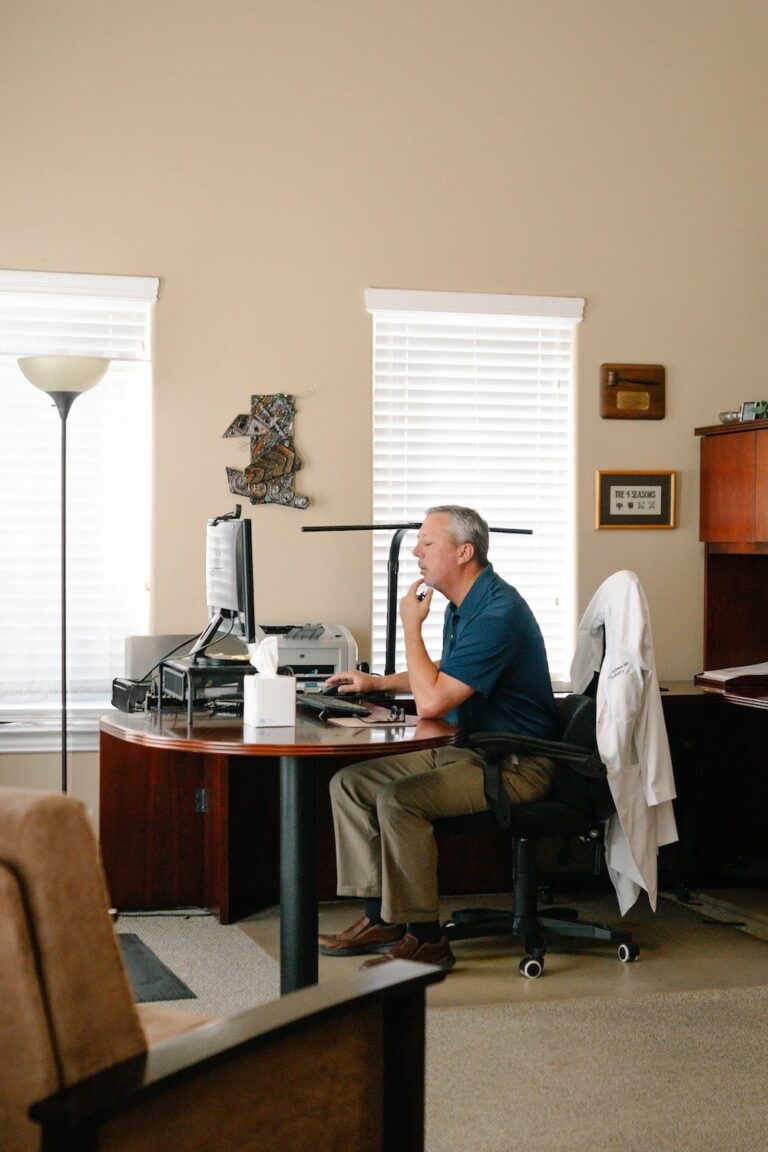 About Dr. Brian S. Earthman | Cedar Park TMS